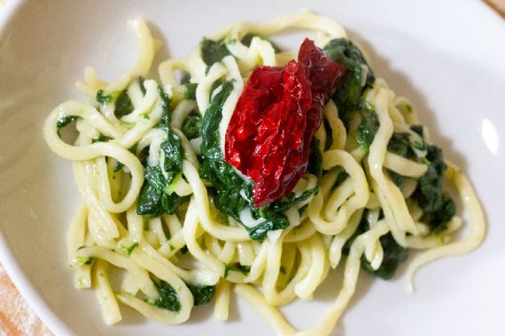 Pasta con spinaci saltati in padella | versione vegan