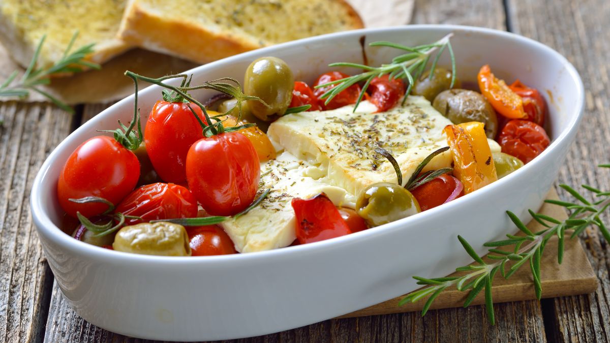 Feta al forno con pomodorini, olive e peperoni gluten free